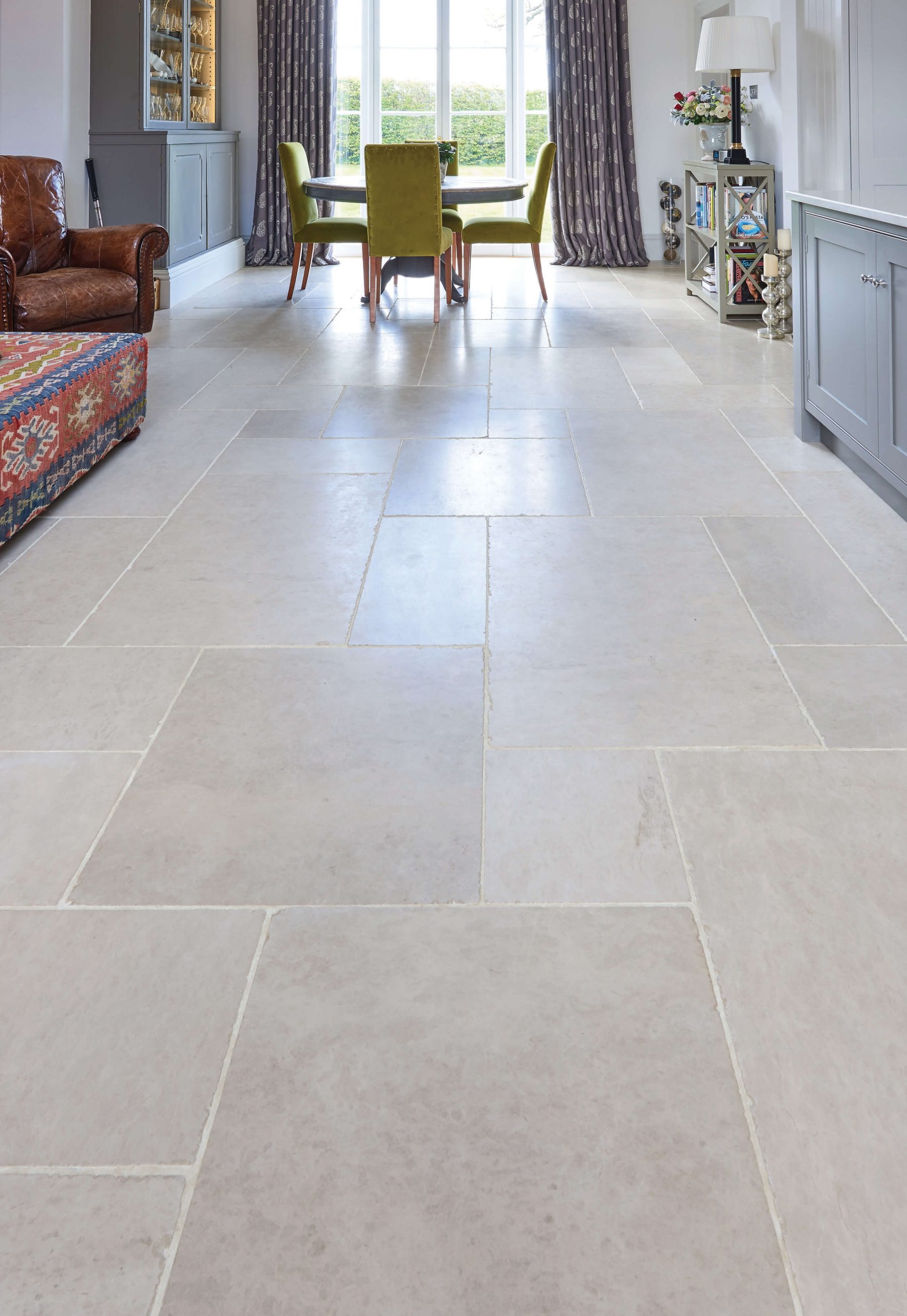 Elegant and Timeless Honed Limestone Flooring Ideas